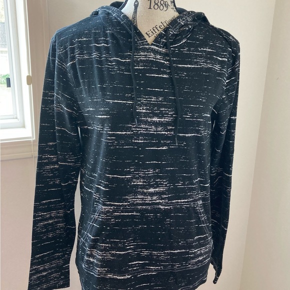 Brooklyn Cloth | Tops | Brooklynn Cloth Mfg Co Woman Hoodie Sz S | Poshmark